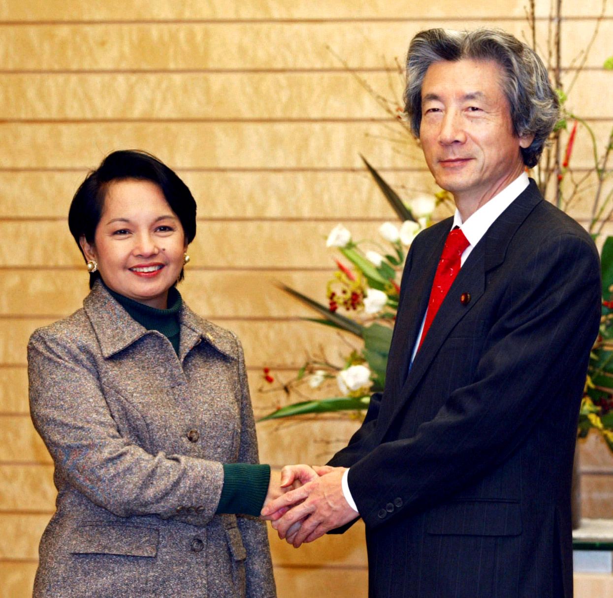 Gloria Macapgal-Arroyo — Philippines - Image 10 from Ladies First ...