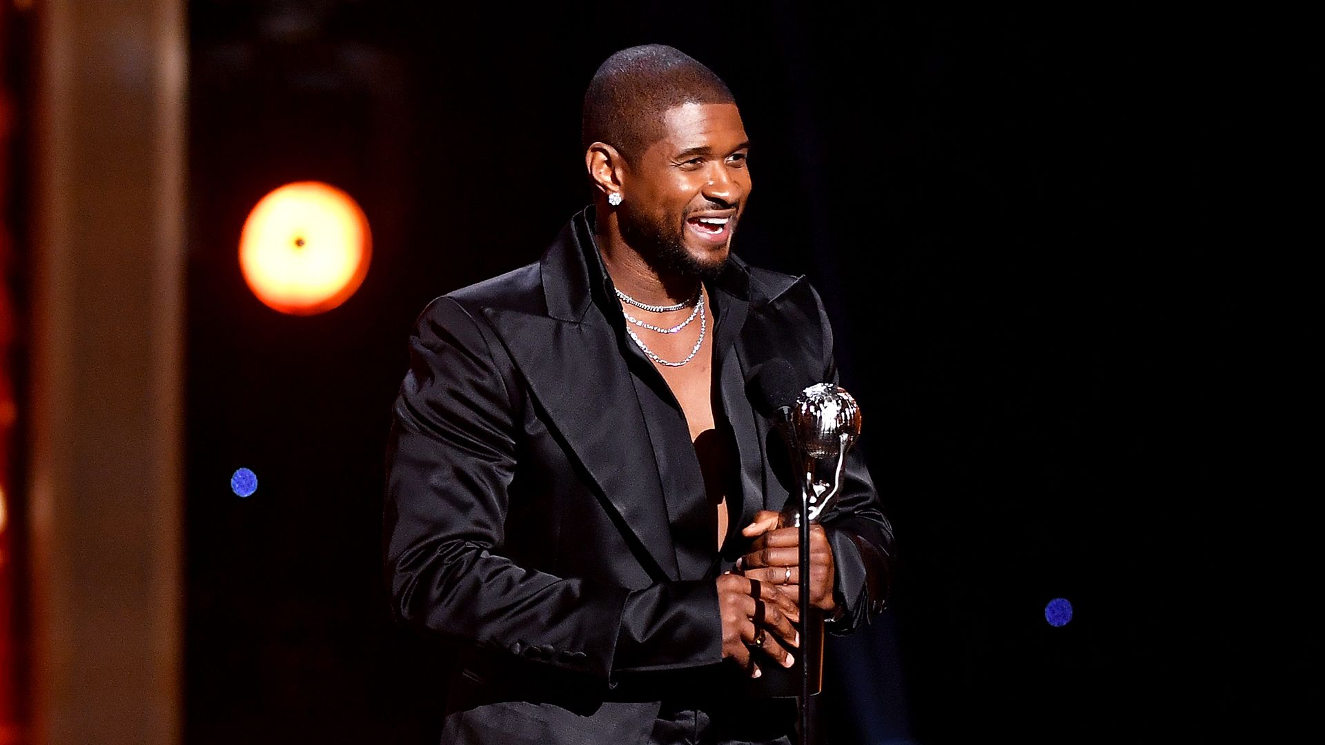 Usher Accepts the President's Award - 55th NAACP Image Awards (Video ...
