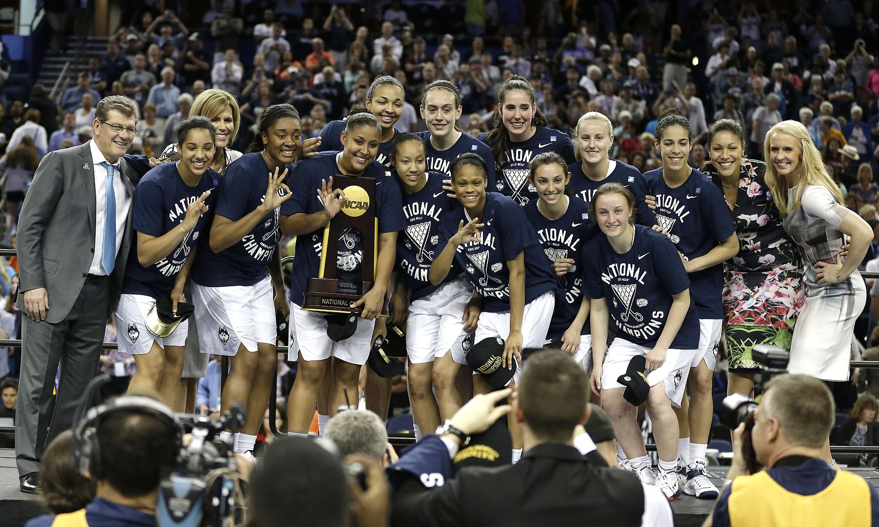UConn Women Win 10th - Image 9 from Sports Buzz: Orlando Spoils Derrick ...