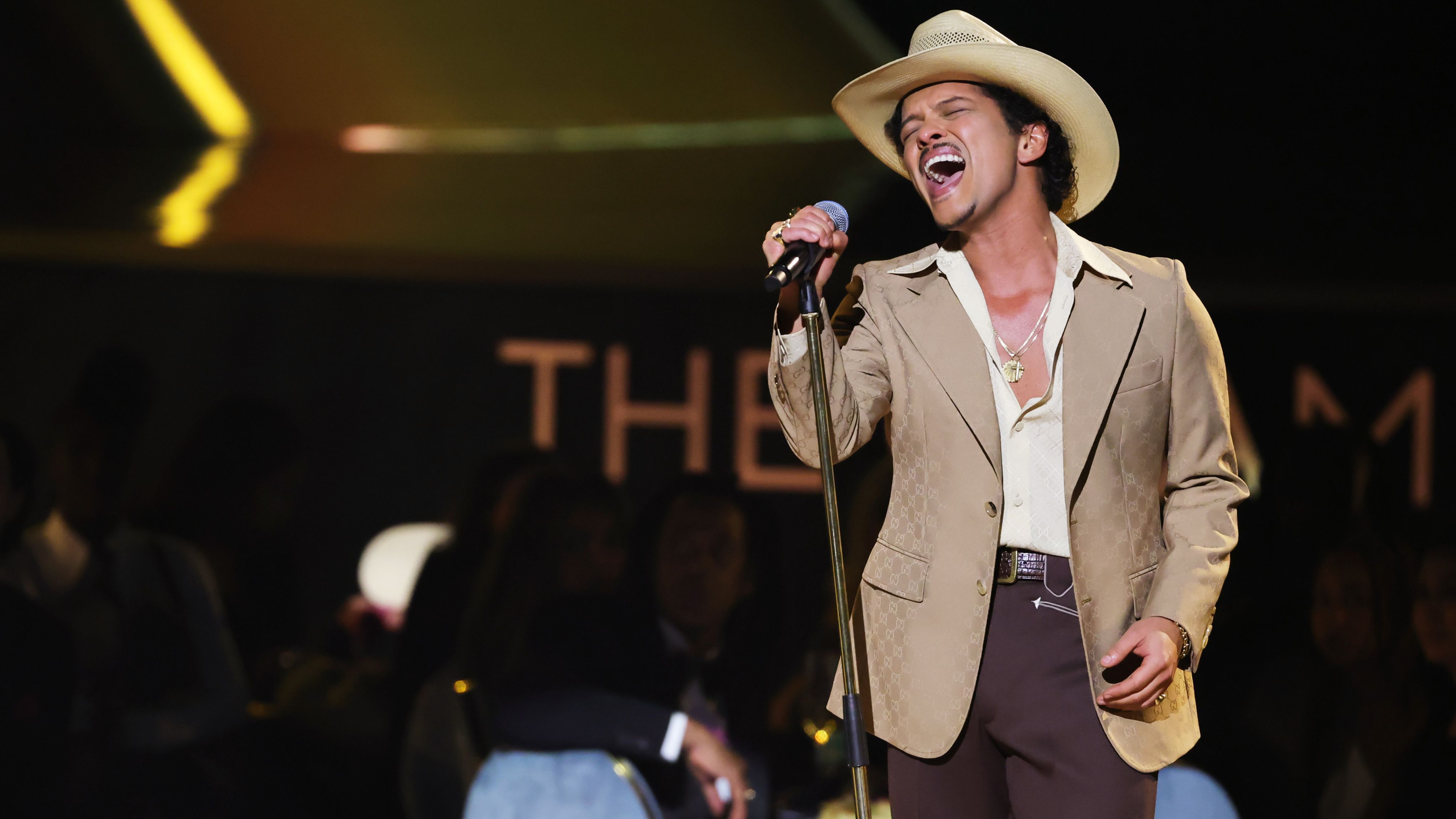 Bruno Mars Announces Massive Global Stadium Run for ‘The Romantic Tour ...