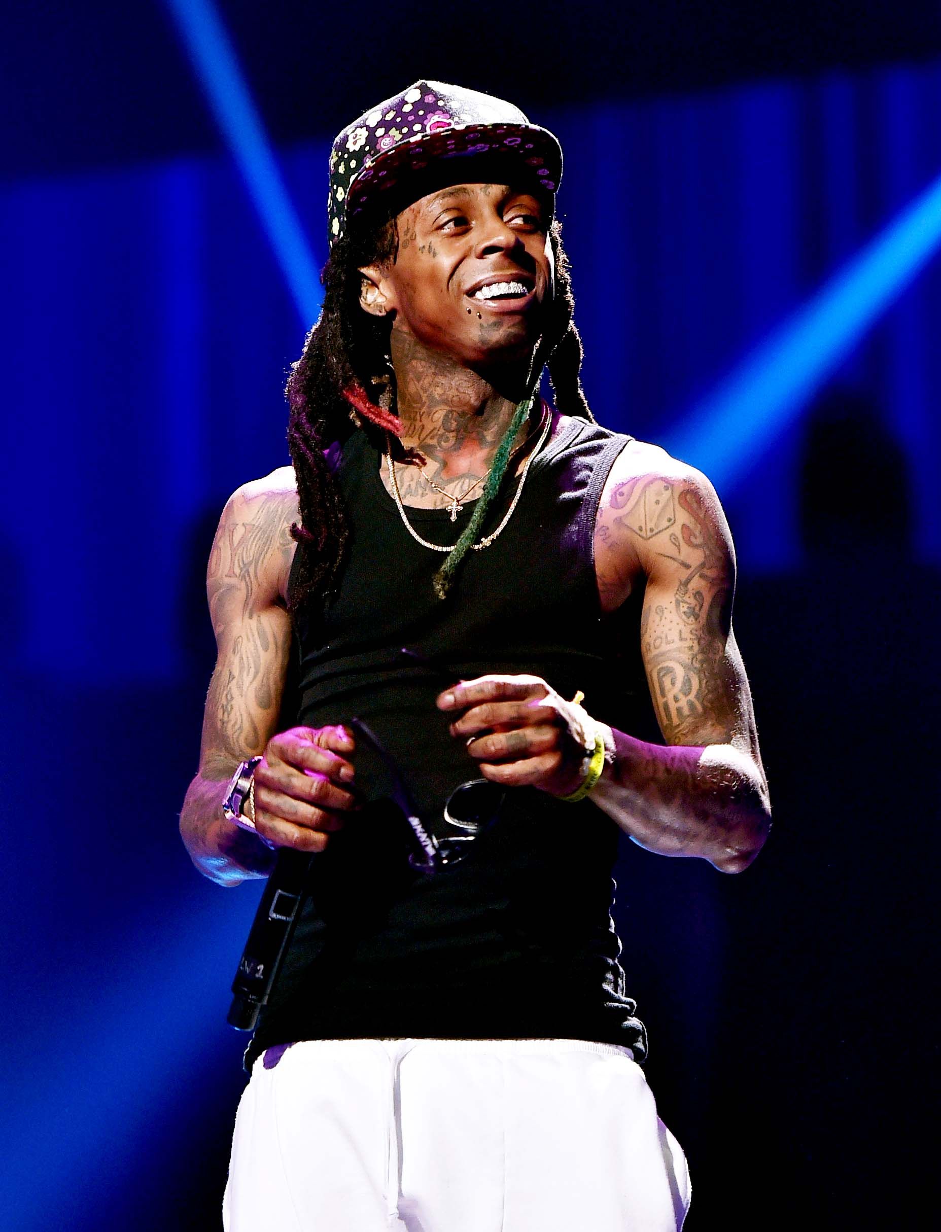 The Internet Has Voted And They Say Lil Wayne's 'Dedication 6' Is Fire ...