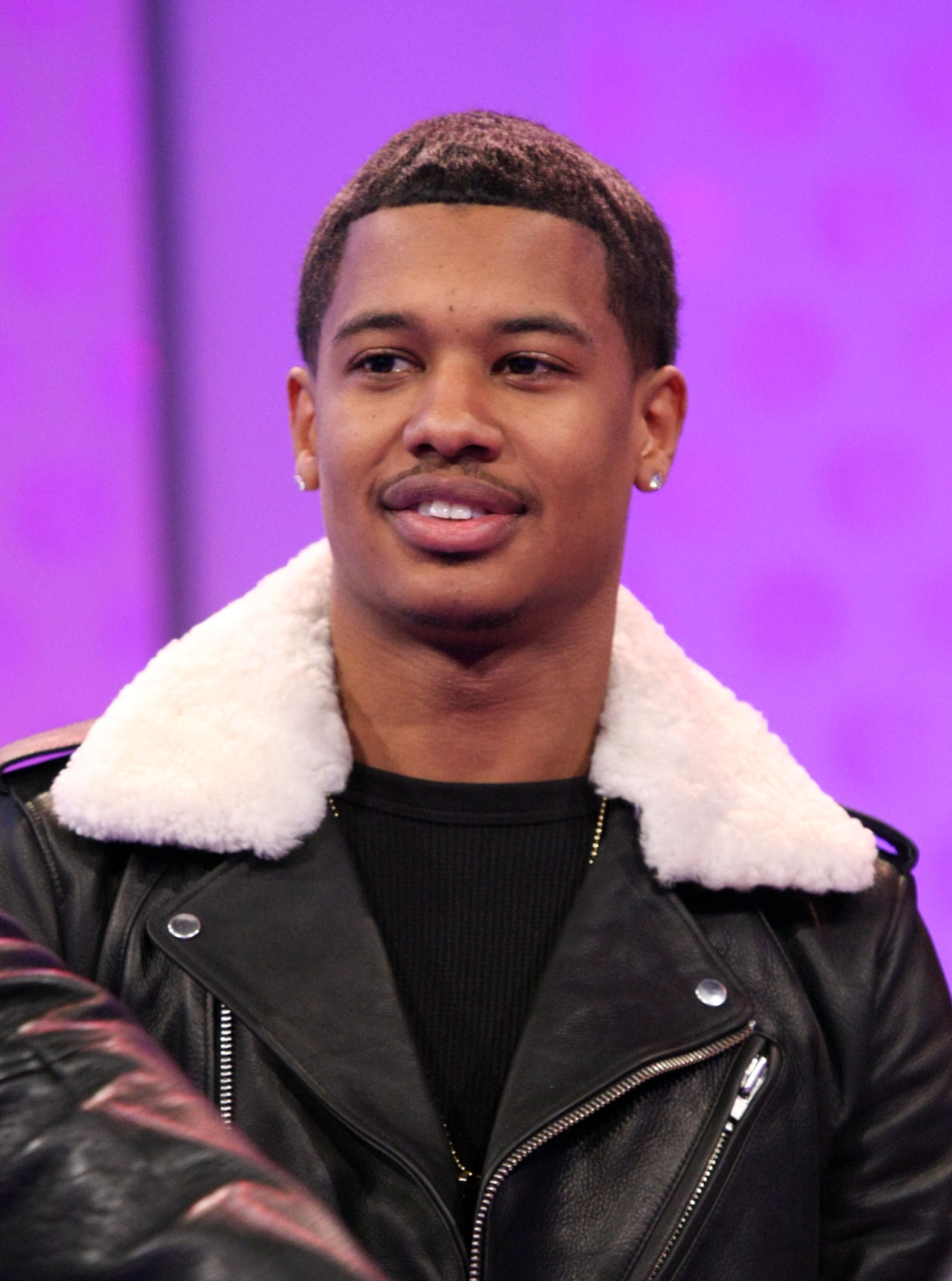 Cutie - Tracy T - Image 7 from The Buzz: Beyoncé Performs New Music, Ne ...