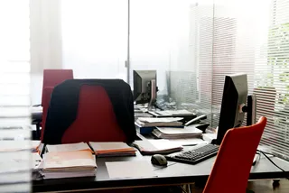 21 Nov 2010 --- - Image 1 from 5 Outlandish Workplace Stories over The ...