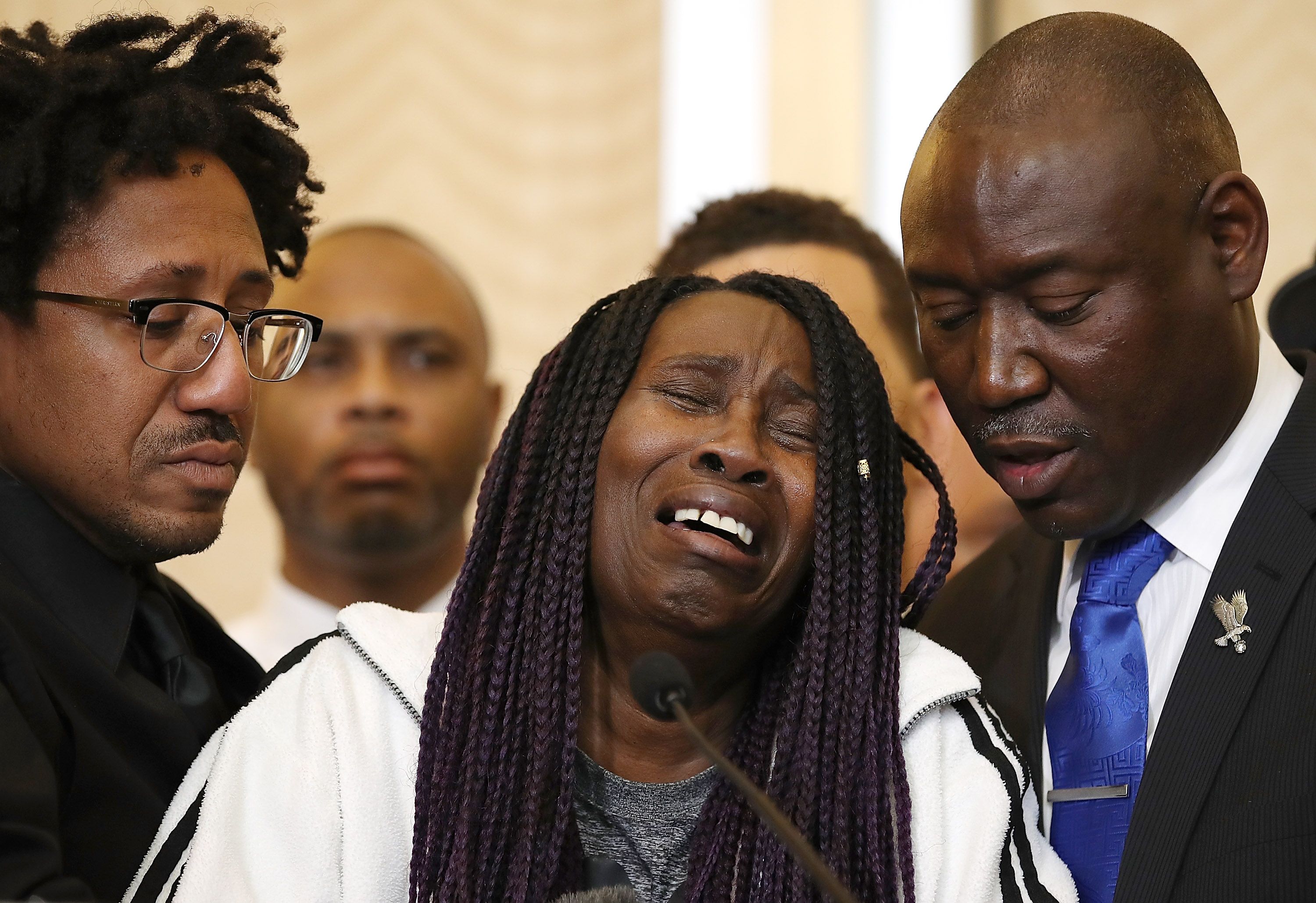 Stephon Clark’s Grandmother Tearfully Cries 'They Didn't Have To Shoot ...