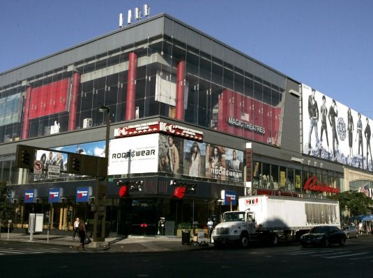 AMC Magic Johnson Theaters - Image 7 from Magic Johnson's Business ...