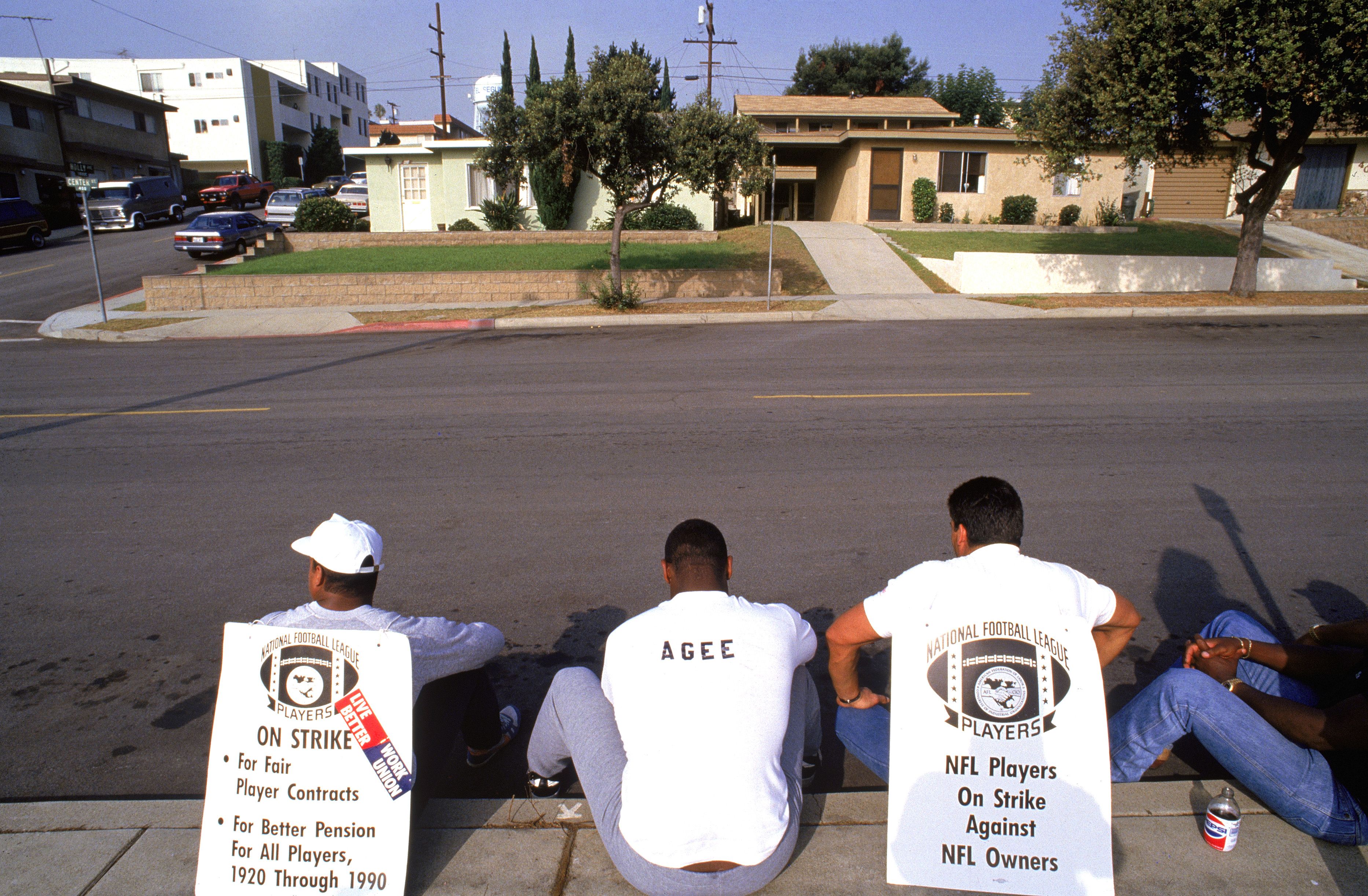1. NFL Strike 1987 - Image 6 from Photos: The Top 5 All-Time Labor ...