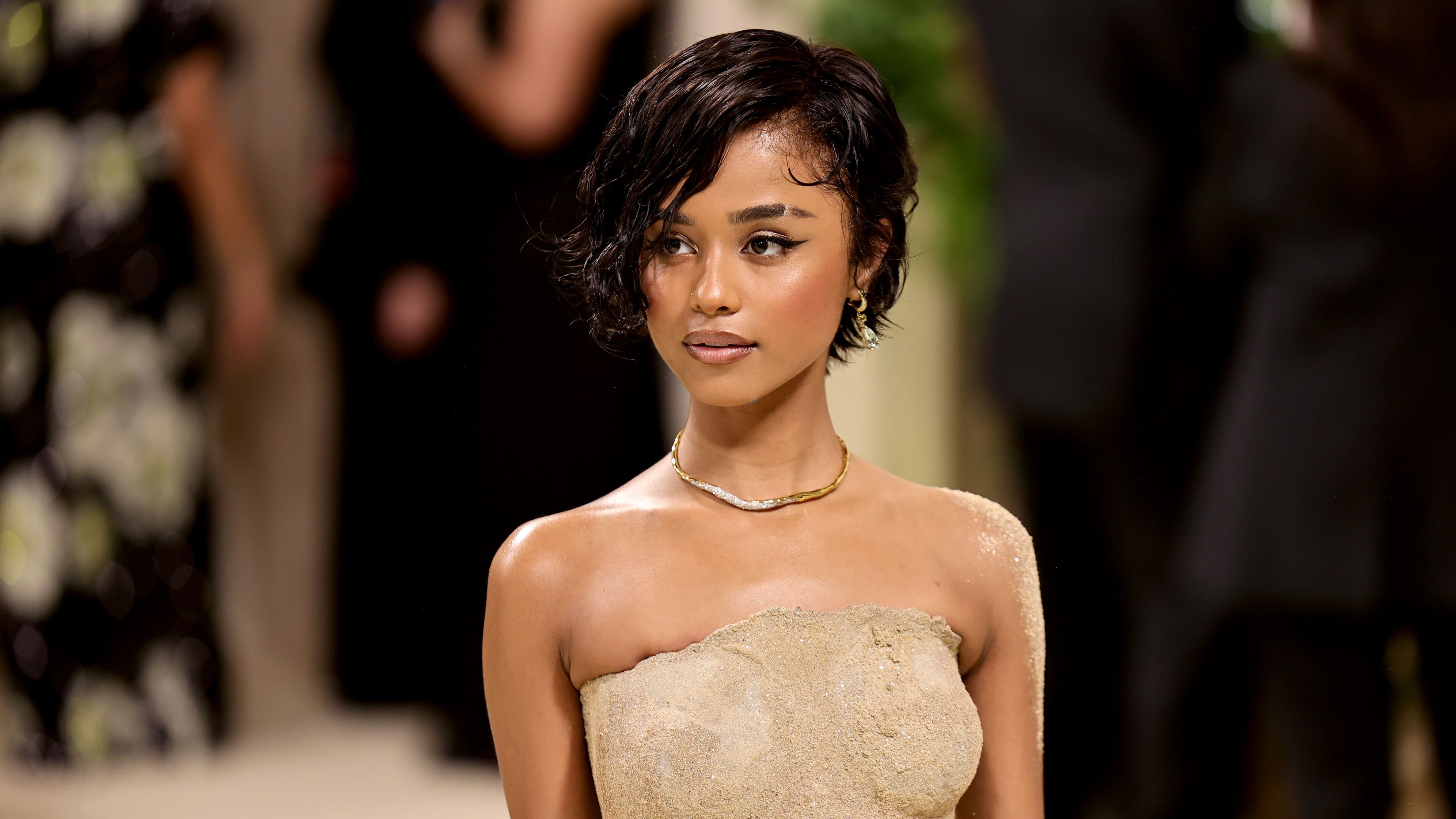 She made another statement - Image 4 from BET Best New Artist Nominee ...