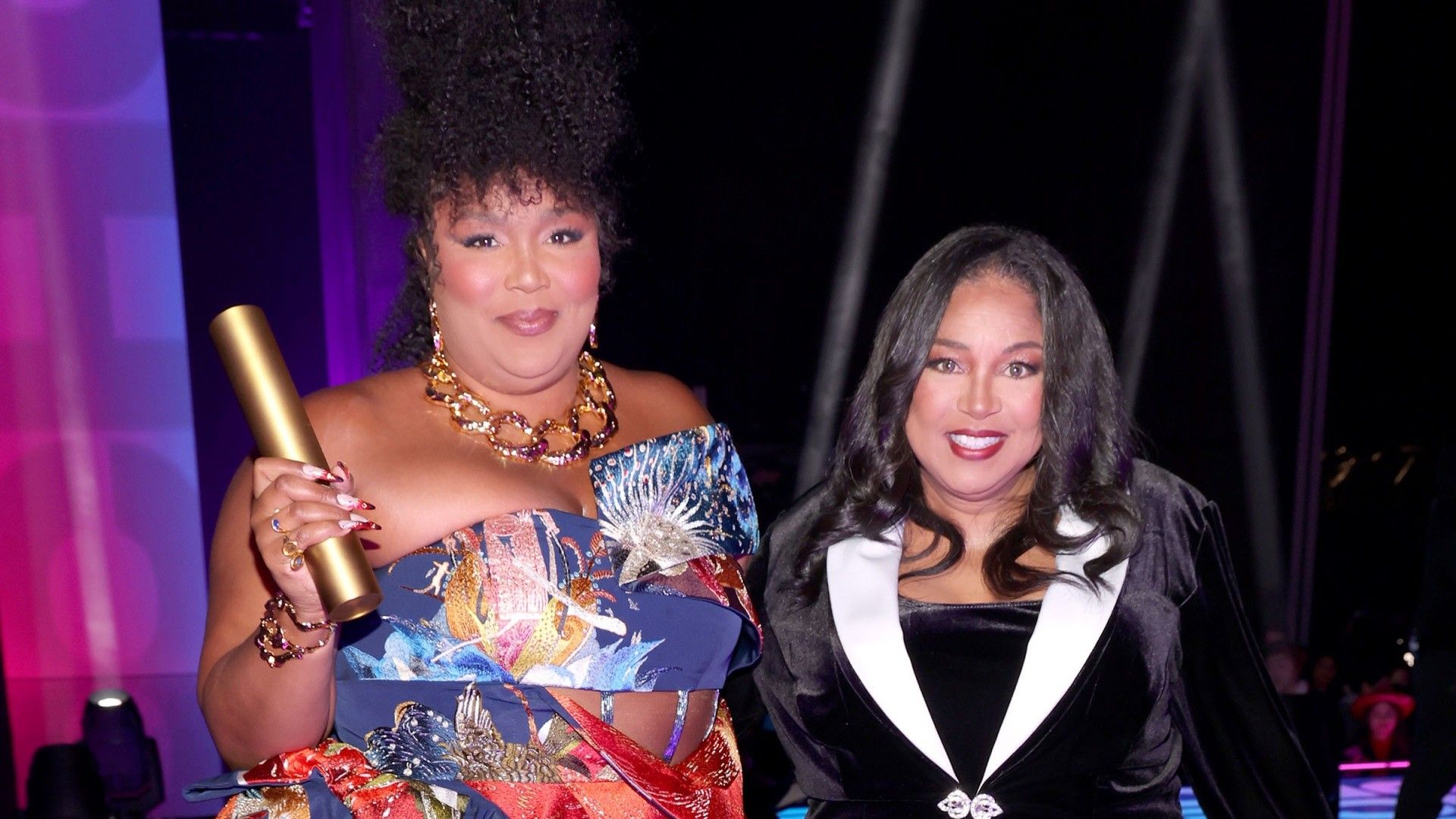 Lizzo Shared Her Shining Moment At 'The People's Choice Awards' With ...