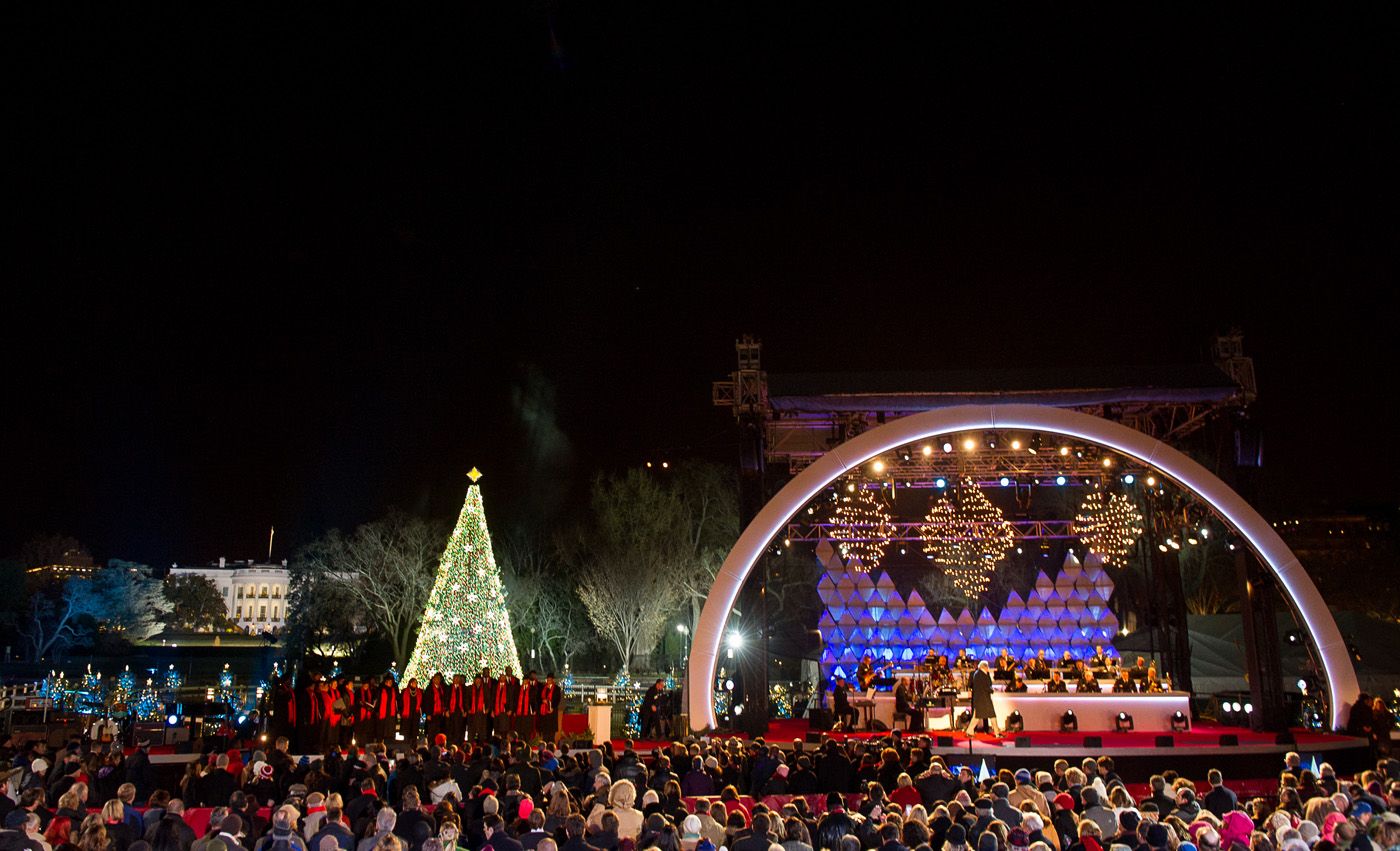 Merry Christmas, America! - - Image 1 from The Obamas Light the ...