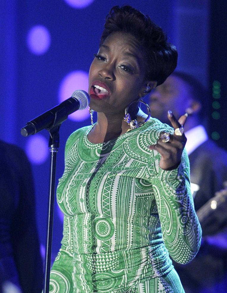 Best International Performance: Estelle, - Image 13 from Soul Train ...