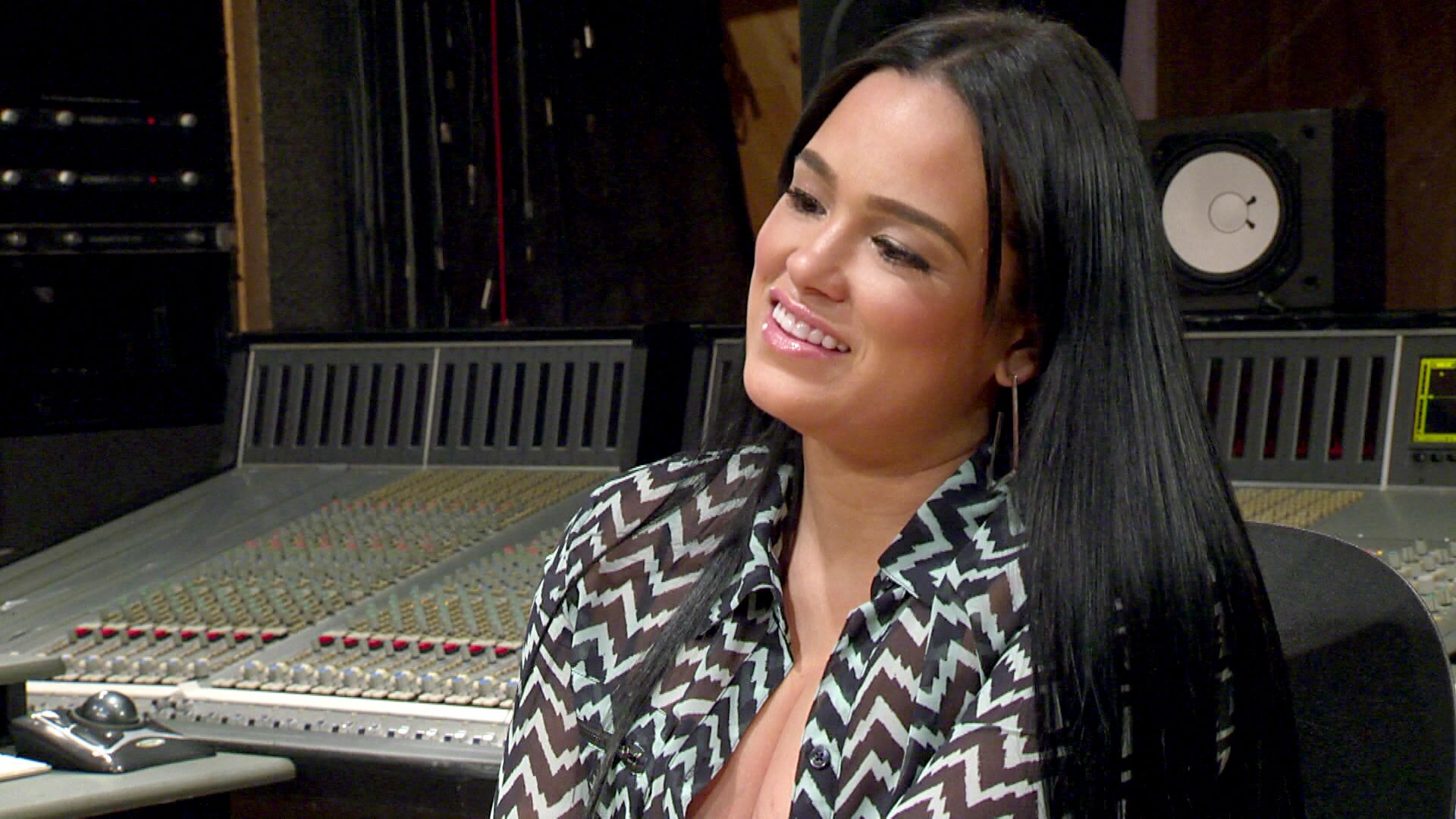 Chrissy & Mr. Jones - Season 2, Ep. 5 - Pranked - Full Episode | VH1