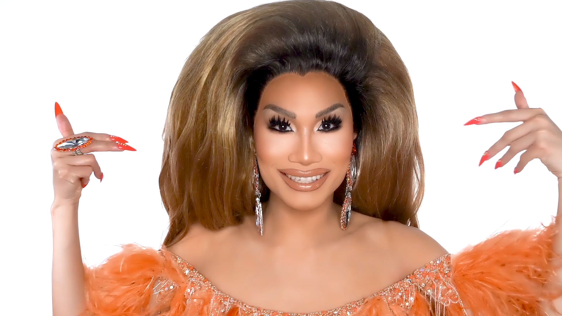 Ruvealing the Look - Kahmora Hall - (Video Clip) | VH1
