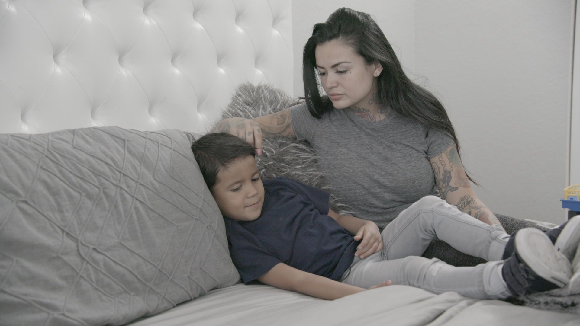 Kat "Tatu Baby" Talks to Deniro About His Father - Cartel Crew (Video Clip) | VH1