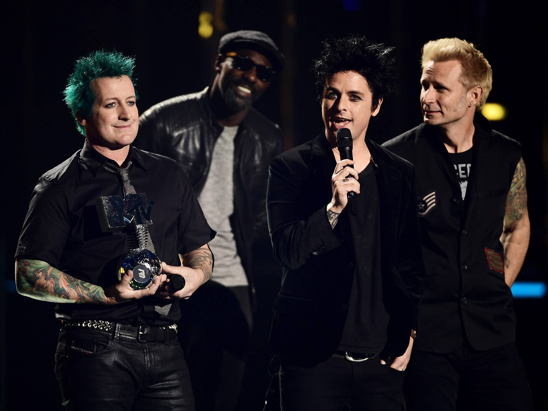 Green Day & Idris - Image 31 from Relive Some of the Most Epic 2016 EMA Moments | MTV EMA