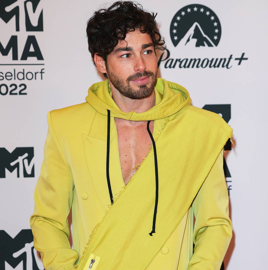 Luca Vezil - Image 20 from Red Carpet Drip Check at the 2022 MTV EMA ...